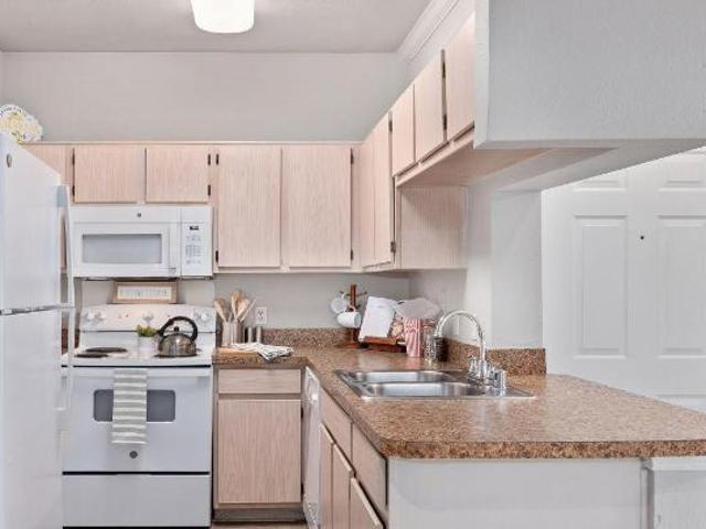 2 Br, 2 bath, Apartment 1200 Fuller Wiser Rd