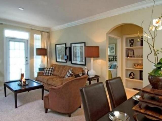 2 Br, 2 bath, Apartment 1200 Montreal Rd E