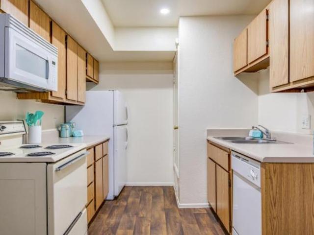 2 Br, 2 bath, Apartment 1201 E Ponderosa Pkwy