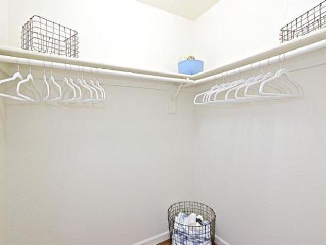 2 Br, 2 bath, Apartment 1215 S Dorsey Ln