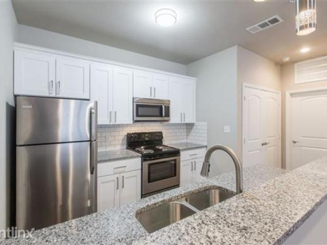 2 Br, 2 bath, Apartment 1216 Avenue A