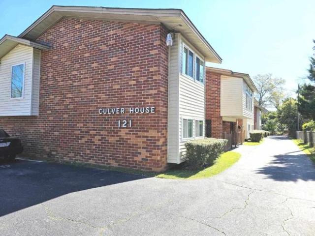 2 Br, 2 bath, Apartment 121 Culver St