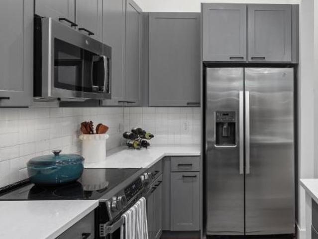 2 Br, 2 bath, Apartment 121 Kindley St