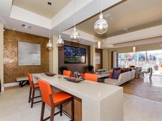 2 Br, 2 bath, Apartment 1221 East Broadway Road