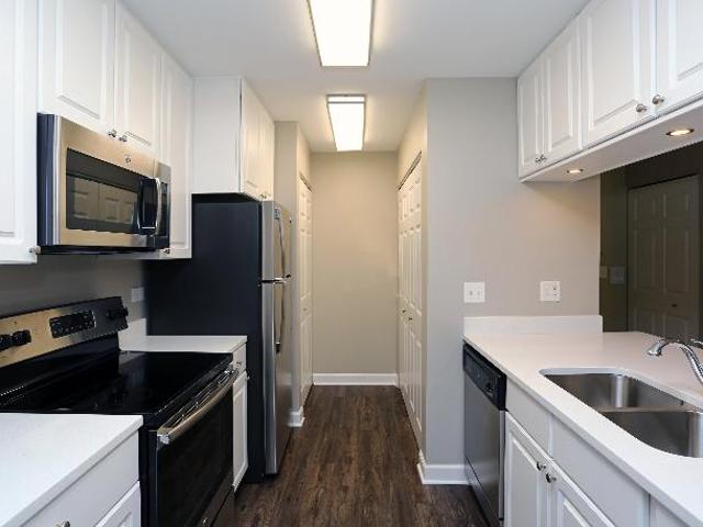 2 Br, 2 bath, Apartment 1225 Deerfield Parkway