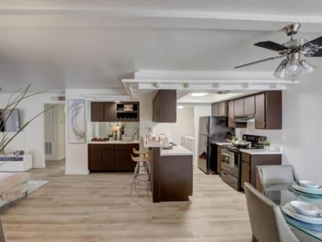 2 Br, 2 bath, Apartment 1233 N Mesa Dr
