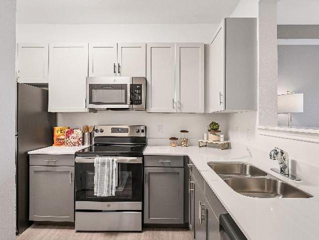 2 Br, 2 bath, Apartment 12300 Singletree Ln