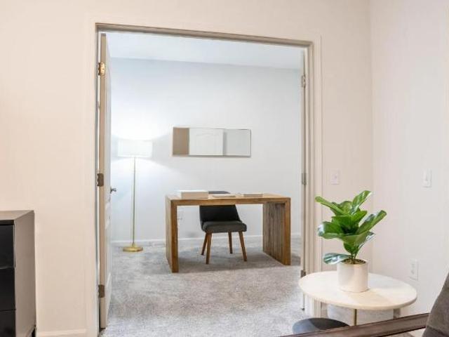 2 Br, 2 bath, Apartment 12315 Roachton Rd
