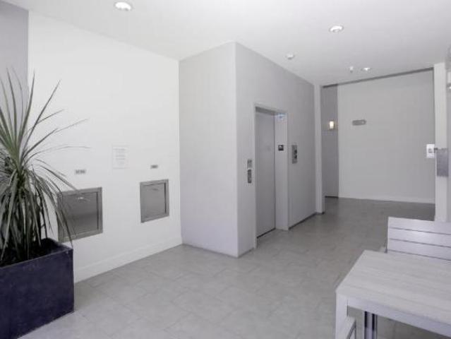 2 Br, 2 bath, Apartment 1232 N Kings Rd