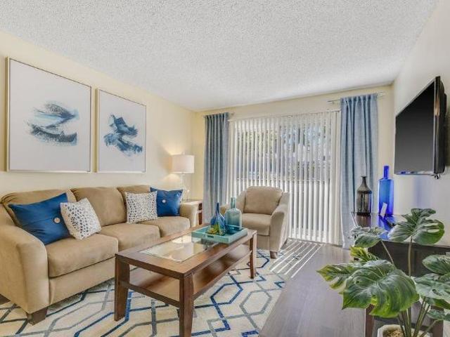 2 Br, 2 bath, Apartment 1237 Graves Ave