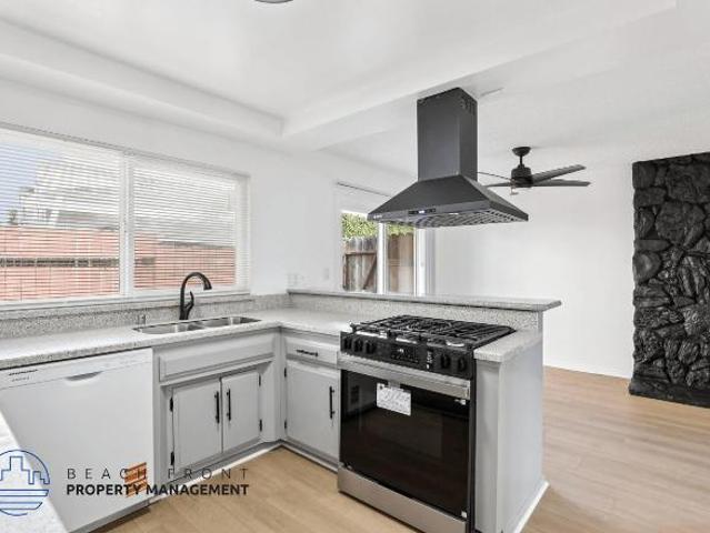 2 Br, 2 bath, Apartment 13561 Arizona Street