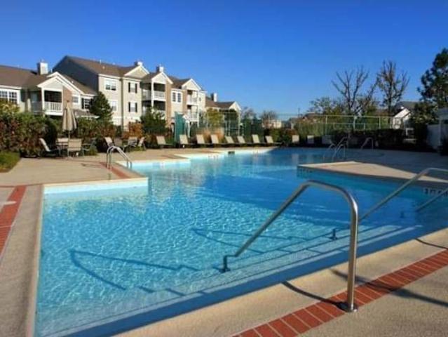 2 Br, 2 bath, Apartment 1375 S White Oak Dr