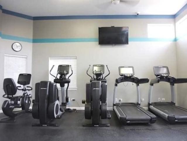 2 Br, 2 bath, Apartment 1375 S White Oak Dr