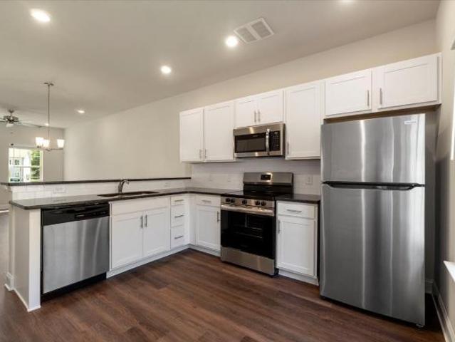 2 Br, 2 bath, Apartment 138 Waverly Circle