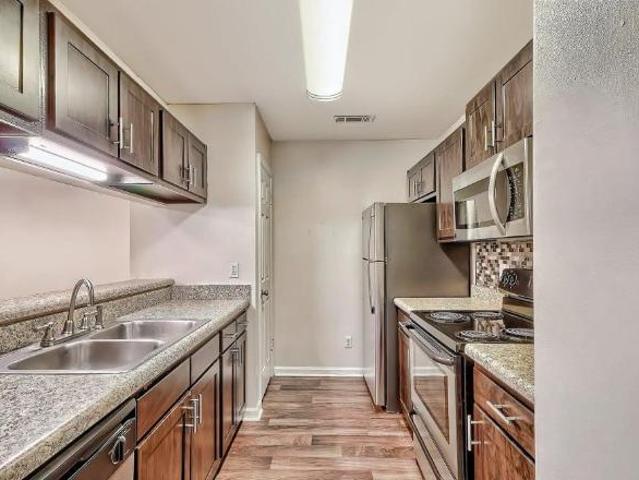 2 Br, 2 bath, Apartment 1398 S University Dr