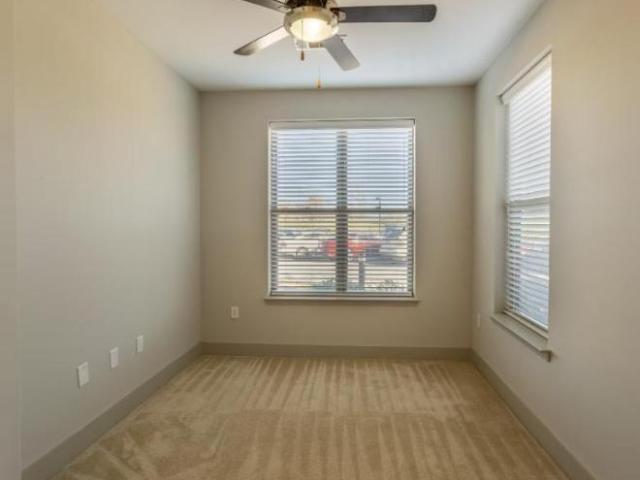 2 Br, 2 bath, Apartment 1399 Walton Way