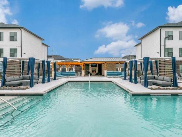 2 Br, 2 bath, Apartment 1300 N Gateway Blvd