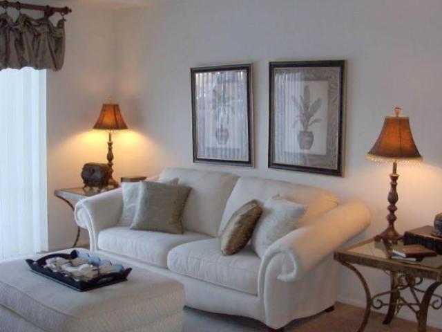 2 Br, 2 bath, Apartment 1300 S Elmhurst Rd