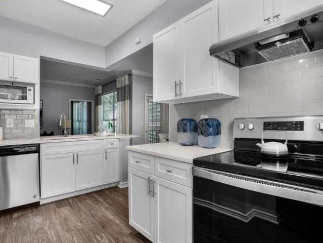 2 Br, 2 bath, Apartment 1301 Ivy Meadow Dr