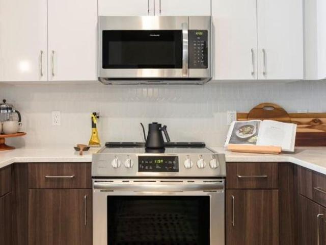 2 Br, 2 bath, Apartment 130 Monument Rd