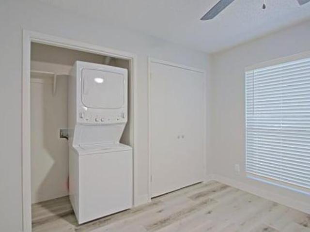 2 Br, 2 bath, Apartment 130 N 56th St