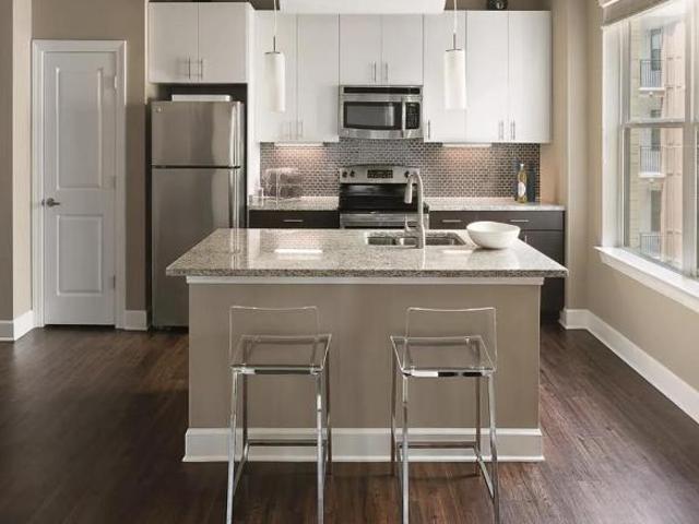 2 Br, 2 bath, Apartment 131 E Davie St
