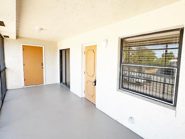 2 Br, 2 bath, Apartment 1331 South Federal Highway