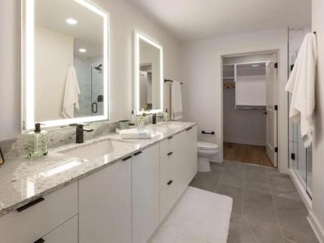 2 Br, 2 bath, Apartment 1441 Peachtree St