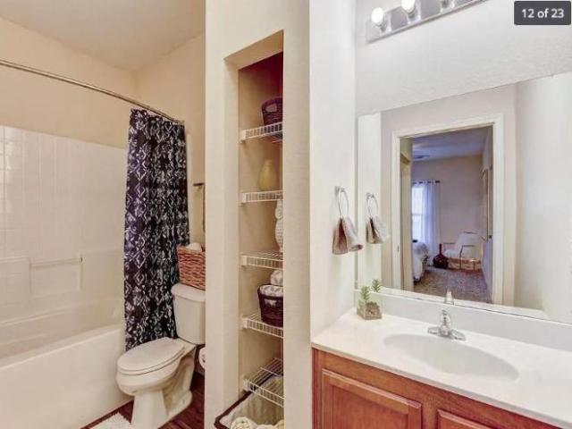 2 Br, 2 bath, Apartment 14520 N Pennsylvania Ave