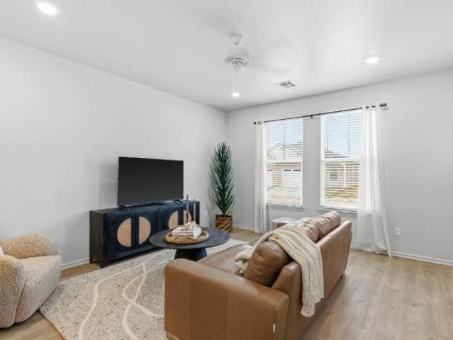 2 Br, 2 bath, Apartment 14712 Mezzaluna Ave
