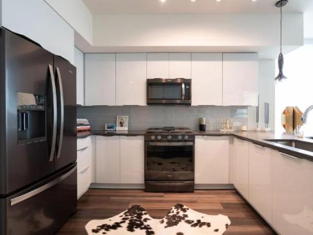 2 Br, 2 bath, Apartment 1400 West Peachtree Street NW