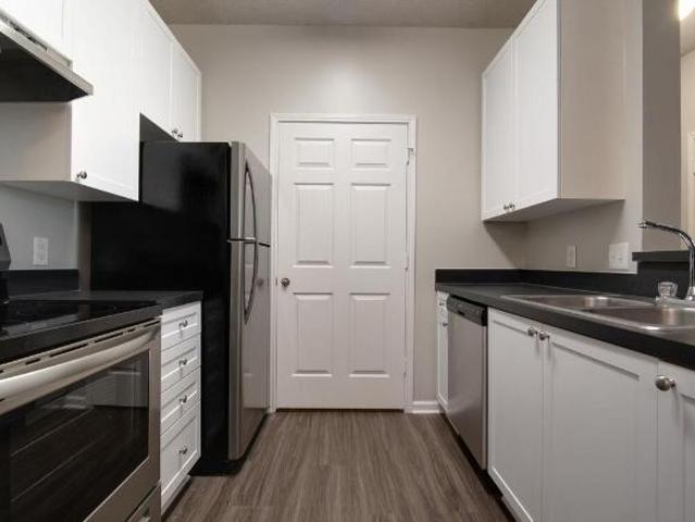 2 Br, 2 bath, Apartment 1400 Laurel Springs Dr