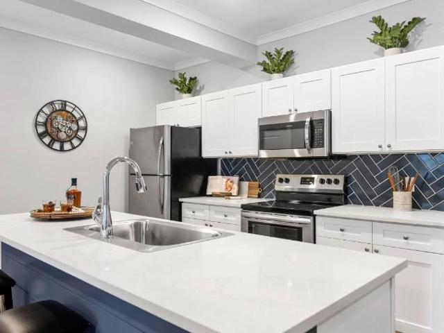 2 Br, 2 bath, Apartment 1400 Pointe Grand Dr
