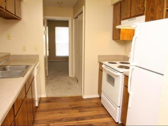 2 Br, 2 bath, Apartment 1400 Sierra Springs Dr
