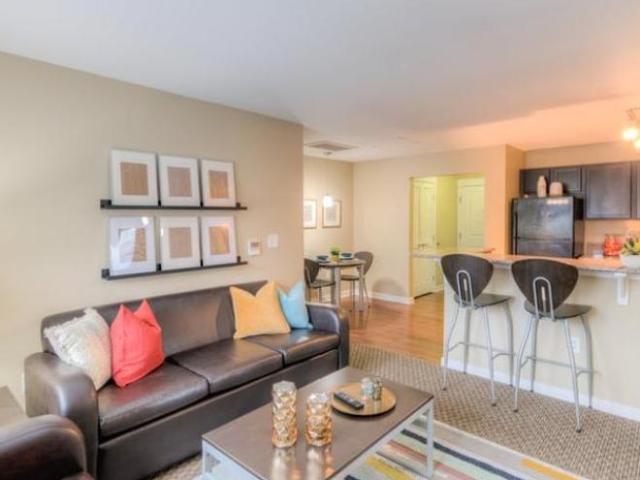 2 Br, 2 bath, Apartment 1401 Laporte Ave