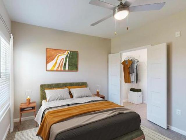 2 Br, 2 bath, Apartment 14117 N Rockwell Ave