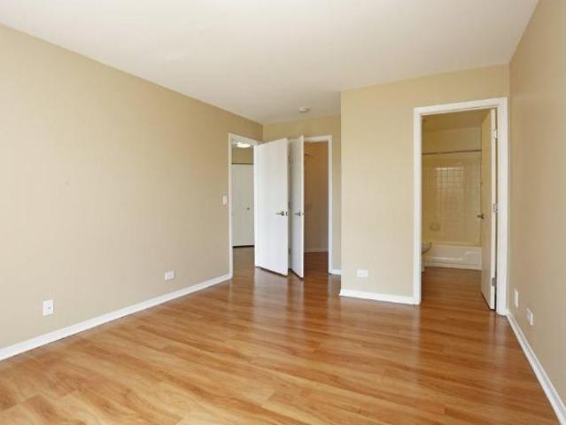 2 Br, 2 bath, Apartment 1421 Carolina Ct