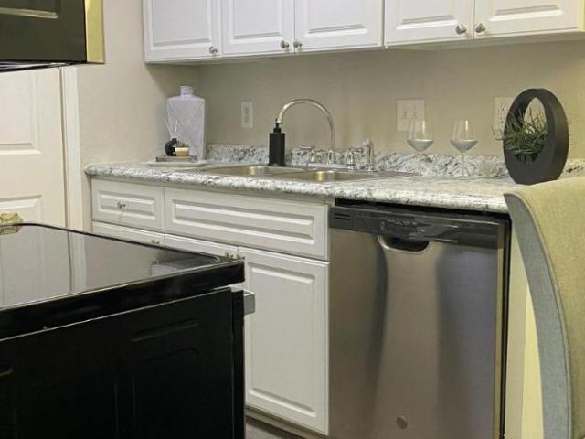 2 Br, 2 bath, Apartment 1421 Roper Mountain Rd