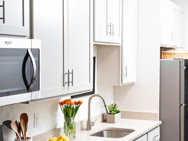 2 Br, 2 bath, Apartment 1421 Shucker Cir