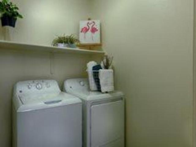 2 Br, 2 bath, Apartment 14221 N 51st Ave