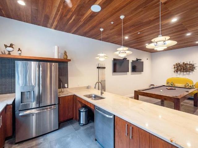 2 Br, 2 bath, Apartment 1424 Summit Avenue