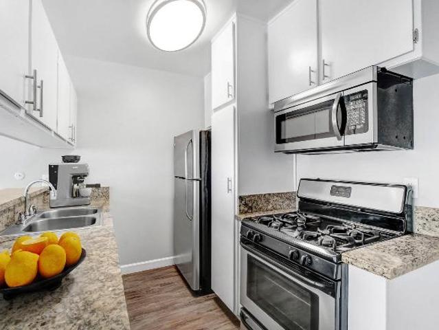 2 Br, 2 bath, Apartment 14358 Magnolia