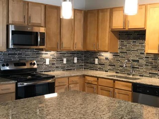 2 Br, 2 bath, Apartment 1550 W Plano Pkwy