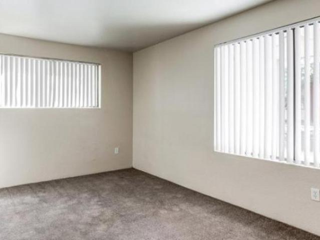 2 Br, 2 bath, Apartment 1564 N Morrison Ave