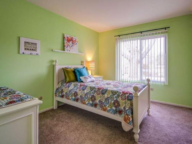 2 Br, 2 bath, Apartment 1572 Teal Ln