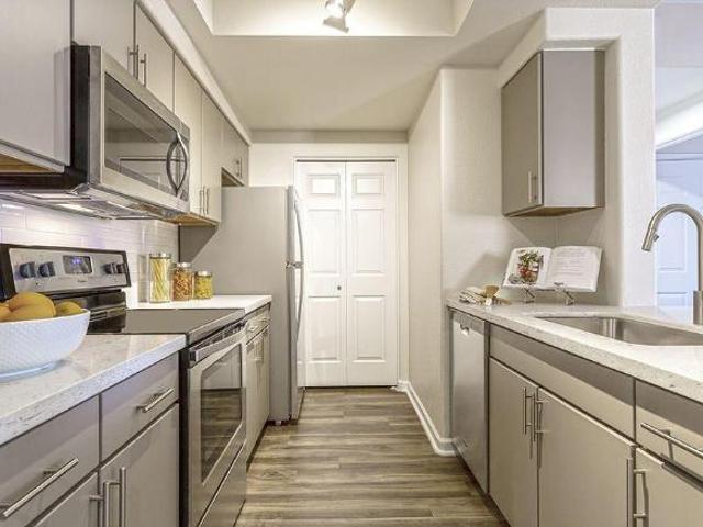 2 Br, 2 bath, Apartment 15757 N 90th Place