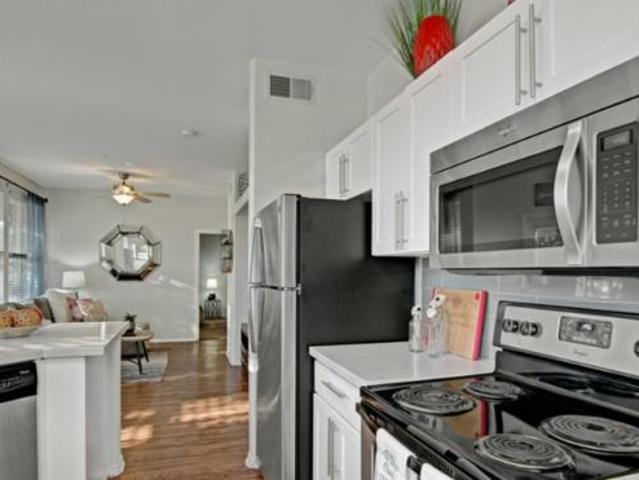 2 Br, 2 bath, Apartment 15801 S 48th St