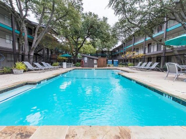 2 Br, 2 bath, Apartment 1580 Mira Lago Boulevard