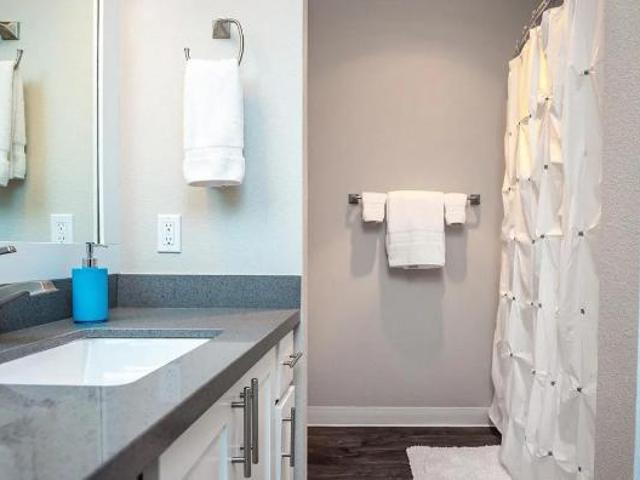 2 Br, 2 bath, Apartment 1500 NE 15th Ave