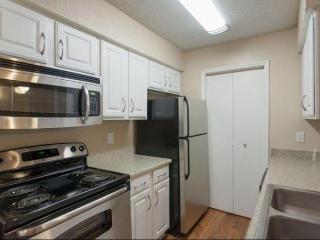 2 Br, 2 bath, Apartment 1500 Preston Road